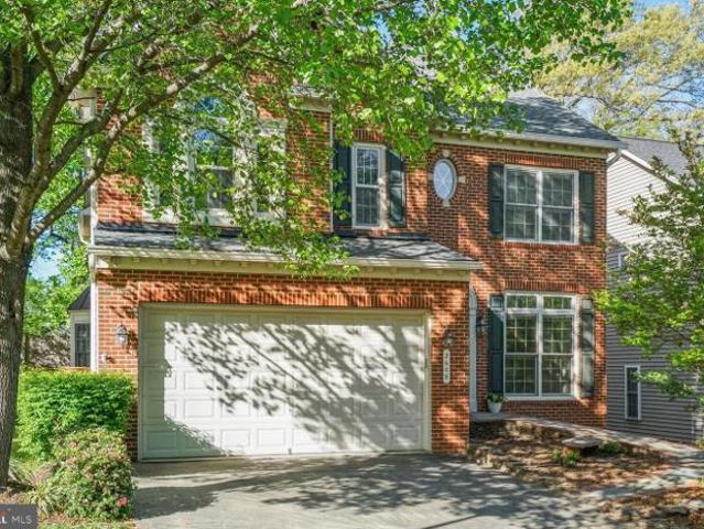 2608 Amanda Ct, Vienna, VA 22180