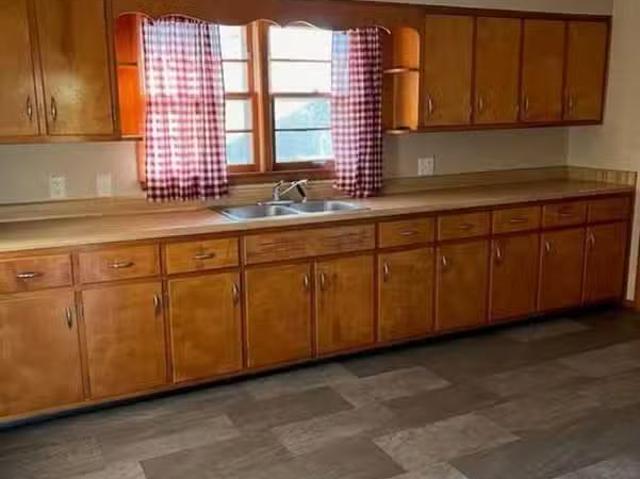 2608 East Edwards Row 1 2608 E Edwards Row #1