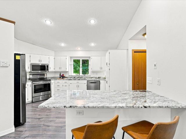 2608 Edgewood Circle