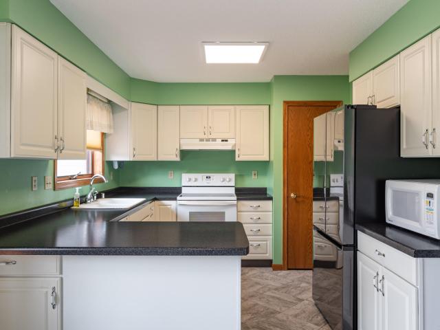 2608 Lakeshore Dr