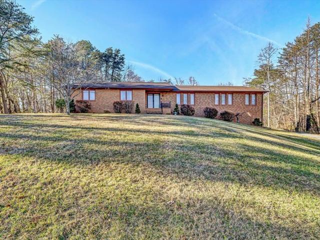 2608 Loch Haven Dr, Roanoke, VA 24019