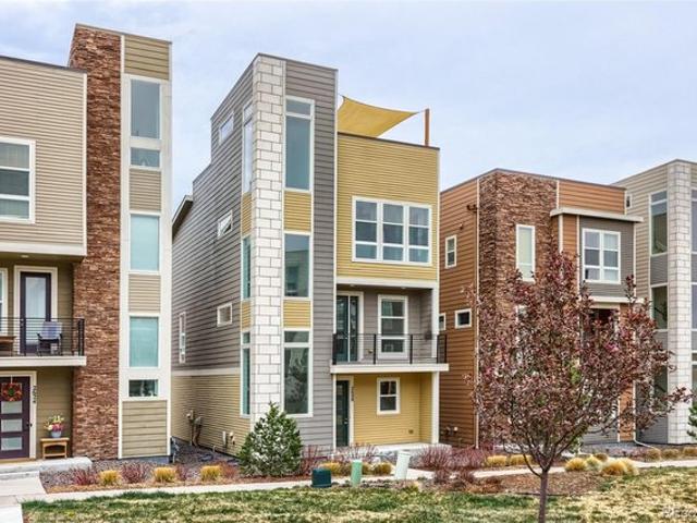 2608 Palau Way, Castle Rock, CO 80109