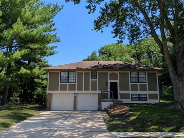 2608 SE 4th St, Blue Springs, MO 64014