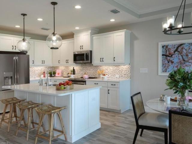 2608 Seychelles Dr #1103, Naples, FL 34112