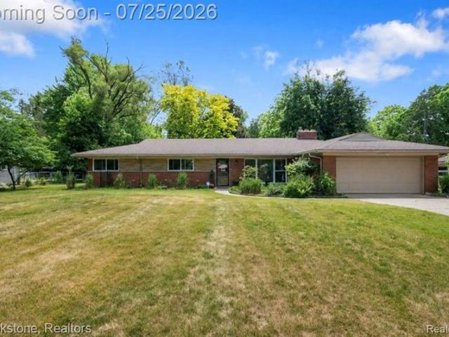 26095 Rangemore St, Southfield, MI 48033