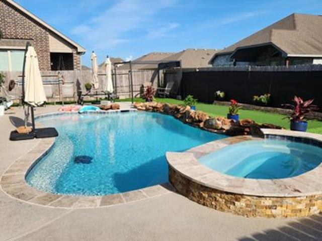 2609 Matterhorn Mist Dr, Rosharon, TX 77583