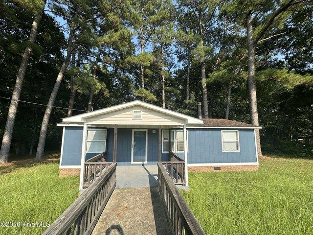2609 McLeod Dr, Maxton, NC 28364