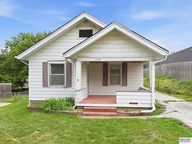 2609 N 73rd St, Omaha, NE 68134