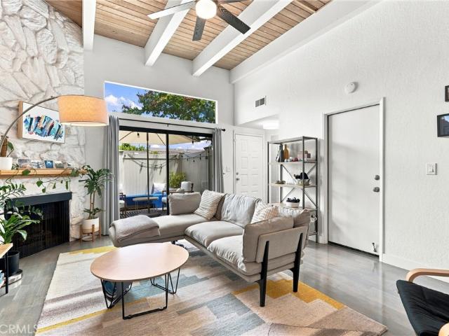 2609 Nelson