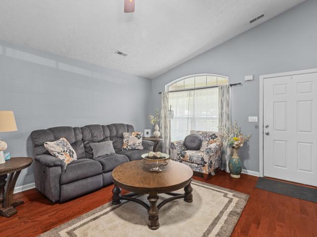 2609 Buck Lane