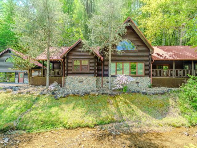 2609 Cedar Falls Way