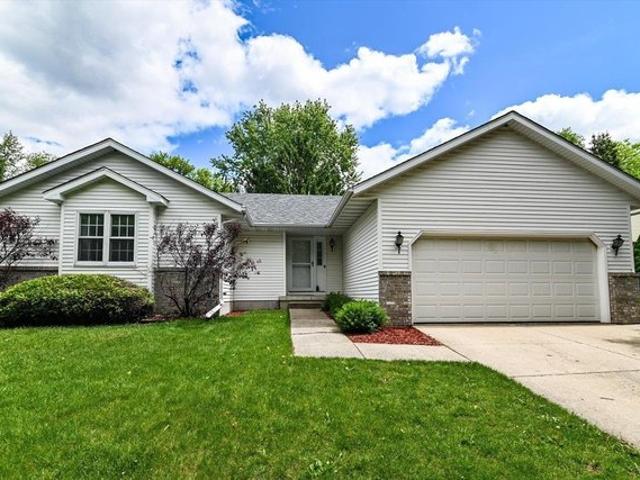 2609 Crest Line Dr, Madison, WI 53704