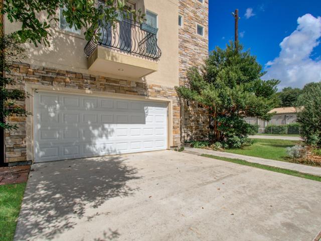 2609 Detering Street