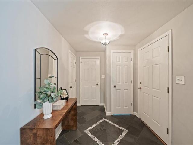 2609 W 50th Terrace
