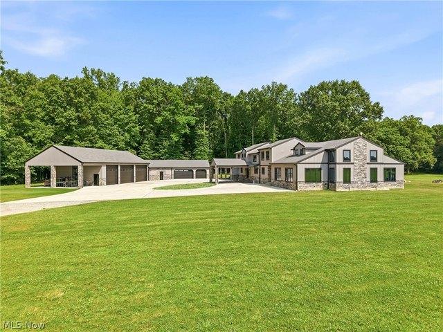 2609 Warren Meadville Rd, Cortland, OH 44410