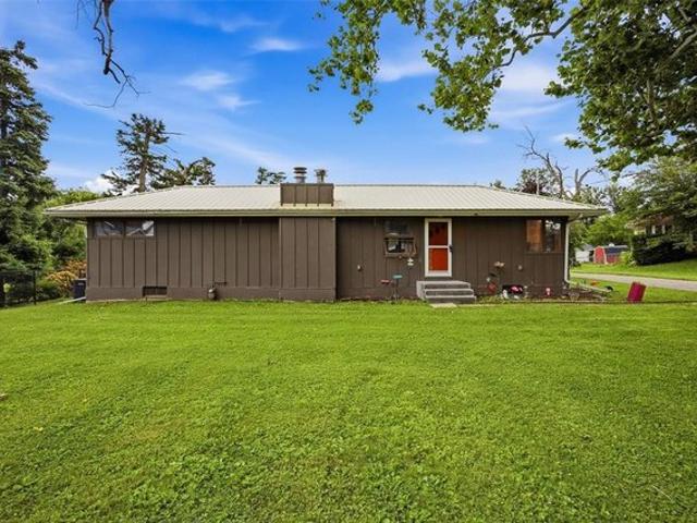 2609 1st Ave SW, Cedar Rapids, IA 52405