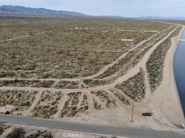26000 Ave W, Llano, CA 93544