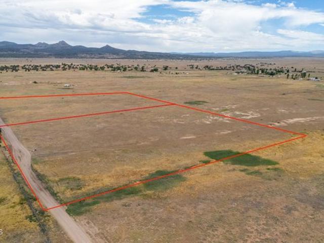 26000 N Champagne Ln, Paulden, AZ 86334