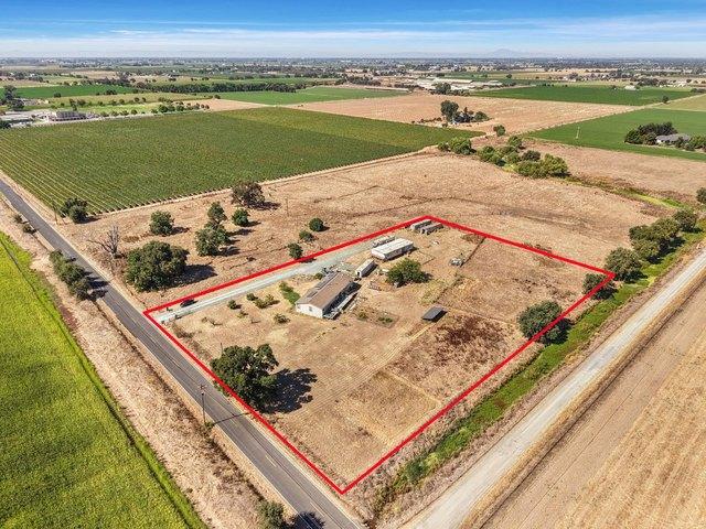 26001 N Dustin Rd, Acampo, CA 95220
