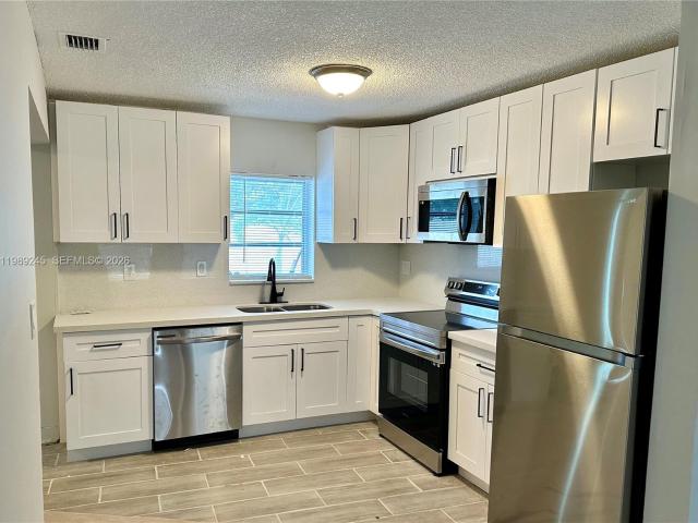 2600 NE 8th Ave, Pompano Beach, FL 33064 | MLS #A11989 | Compass