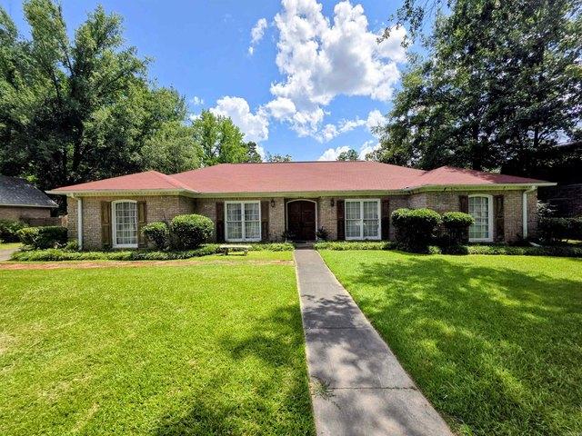 2600 Beau Monde St, Pine Bluff, AR 71603