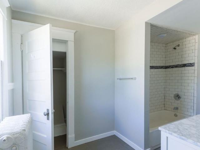 2600 Dupont Ave South 1 Bedroom Apartment for Rent at 2600 Dupont Ave S, Minneapolis, MN 55408 Lowry Hill East