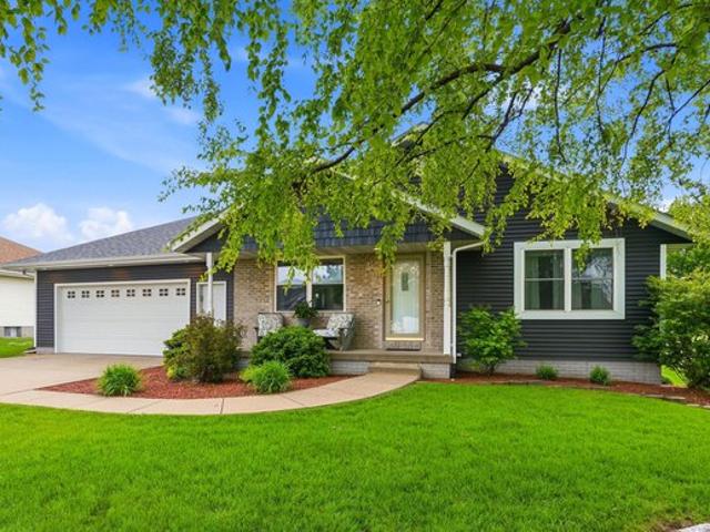 2600 Dawson St, Muscatine, IA 52761