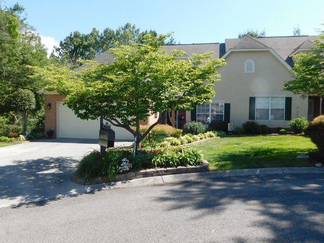 2600 Knob Creek Ln, Knoxville, TN 37912