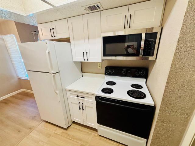2600 Penny Ln # 204