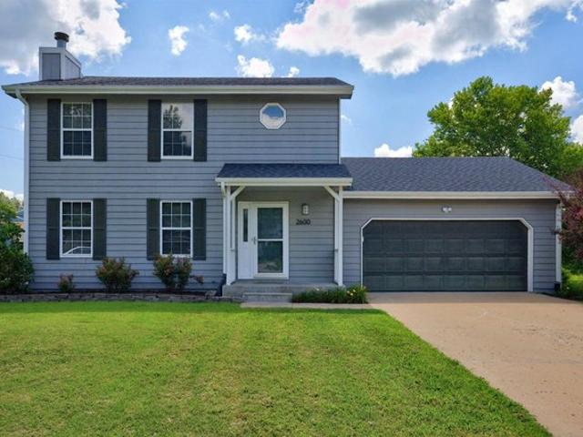 2600 SW Arvonia Pl, Topeka, KS 66614