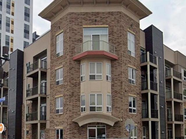 2600 University Ave SE Apt 109, Minneapolis, MN 55414