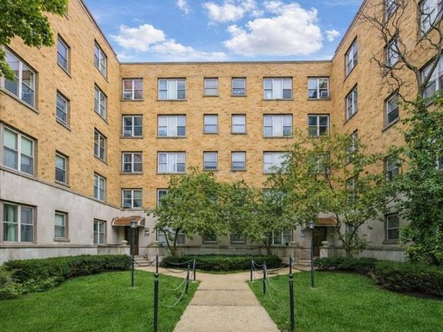 2600 W Balmoral Ave Unit 402, Chicago, IL 60625