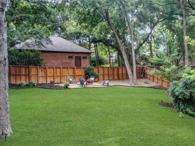 2600 Woodland Court