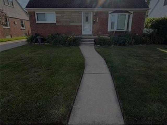 26017 Ronald St, Roseville, MI 48066