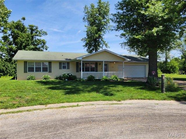 2601 Belle Mar Dr, Belleville, IL 62220
