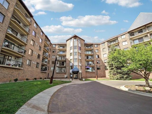 2601 Kenzie Ter Apt 318, Saint Anthony, MN 55418