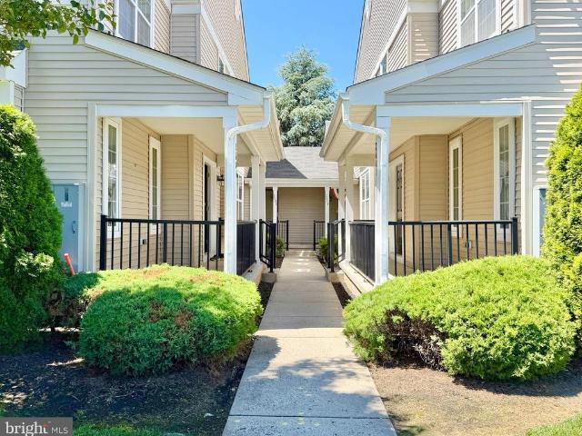 2601 Lexington Mews