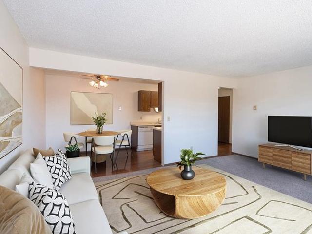 2601 15th St S, Fargo, ND 58103