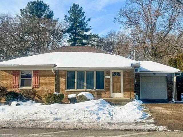 2601 7th St, East Moline, IL 61244