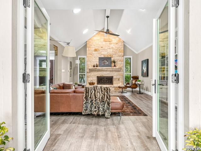26021 Mesa Oak Dr