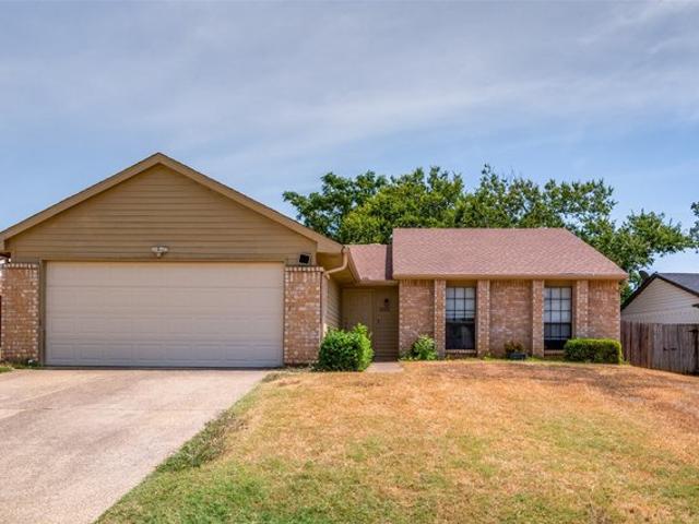 2602 Knoll Trl, Euless, TX 76039