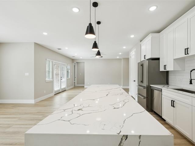 2602 liguria ln