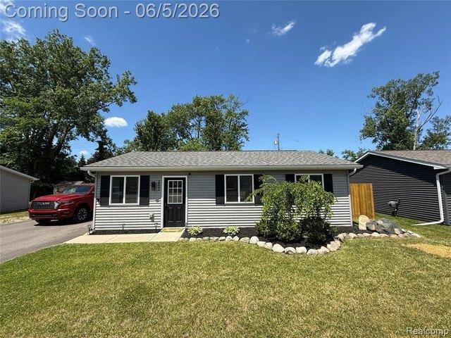 2602 Pontiac Lake Rd, Waterford Township, MI 48328