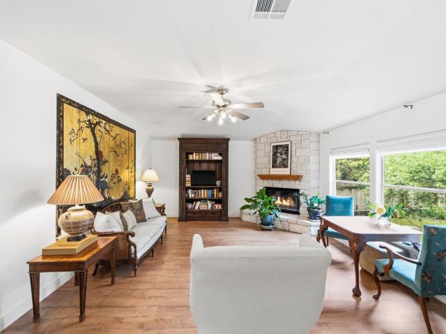 2602 Warren Cv
