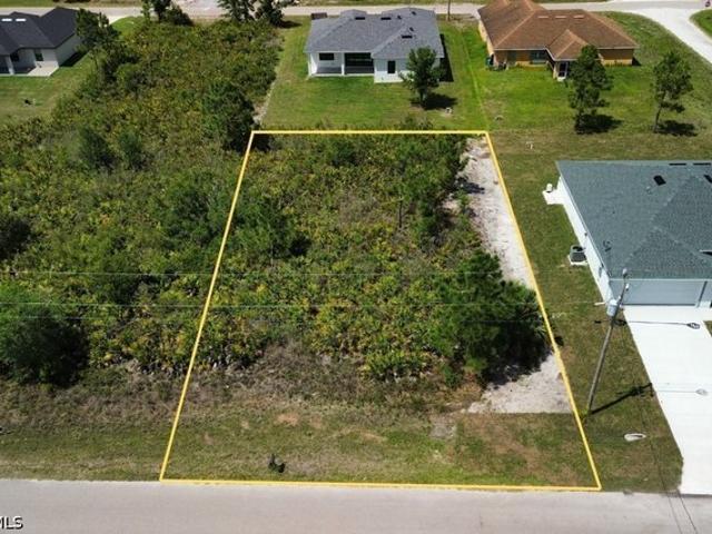 2602 26th St W, Lehigh Acres, FL 33971