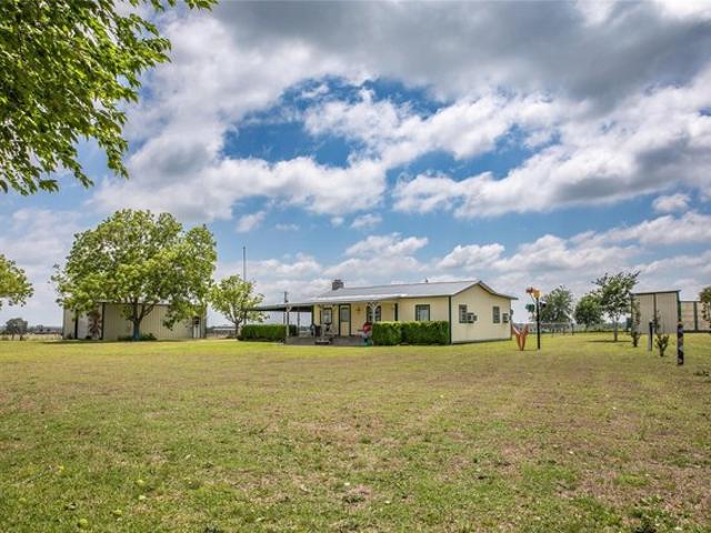 2603 McNelly Ln, Burton, TX 77835
