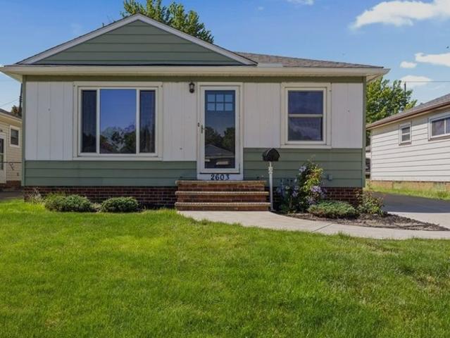 2603 Center Dr, Parma, OH 44134