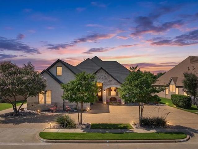 2603 Waters Edge Dr, Granbury, TX 76048