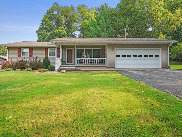 260 Cavins Ln, Bloomfield, IN 47424
