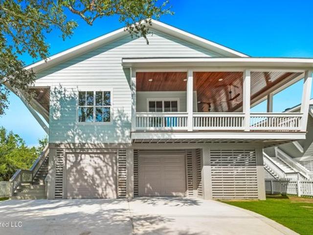 260 Clark Ave, Pass Christian, MS 39571
